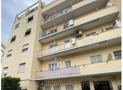 Trilocale in Vendita in Via Isole del Capo Verde 248 a Roma - 88mq ...