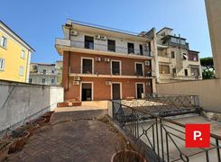 Appartamento in Vendita in Via Santa Chiara a Caserta - 120mq - Casa.it