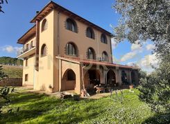 Rustico, casale in Vendita a Civitella Paganico - 400mq - Casa.it