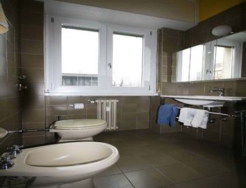 Stanza in Affitto in Viale Francesco Restelli 49 a Milano - 139mq - Casa.it