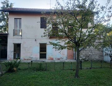 Casa indipendente in Vendita in Via Duca D'Aosta 19 a Castano Primo ...