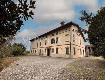 Rustico, casale in Vendita in Strada Provinciale 64 a Borgo San Giacomo ...