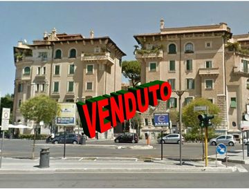 Appartamento in Vendita in Piazza Tuscolo 5 a Roma - 117mq - Casa.it
