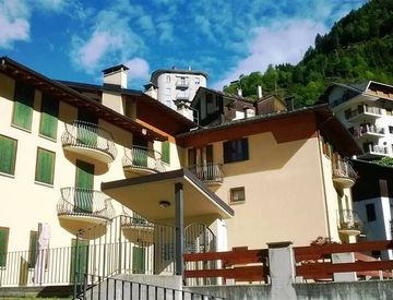 Bilocale in Vendita in Via Berera a Branzi - 38mq - Casa.it