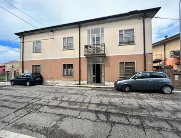 Casa indipendente in Vendita in Via ROMA a Taglio di Po - 280mq - Casa.it