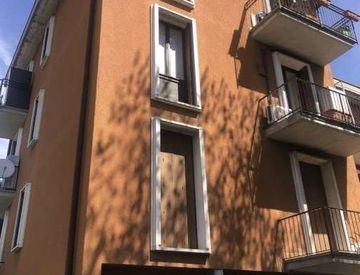 Trilocale in Vendita in Via XXV Aprile 20 a Buguggiate - 84mq - Casa.it