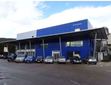 Capannone in Vendita in Via Filippo Turati 32 a Corciano - 2760mq - Casa.it