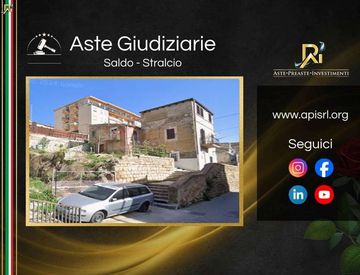 Trilocale in Vendita in Via Redentore 296 a Caltanissetta - 77mq - Casa.it