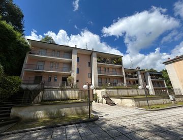 Trilocale in Vendita in Via Minazza 24 a Meina - 120mq - Casa.it