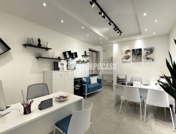 Ufficio in Vendita in zona Centro a Chiari - 24mq - Casa.it