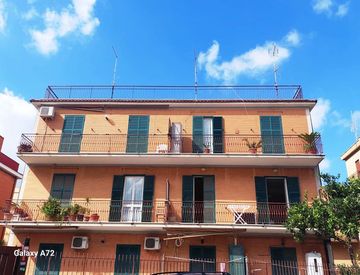 Attico, mansarda in Vendita in Via Enrico Bondi a Roma - 120mq - Casa.it