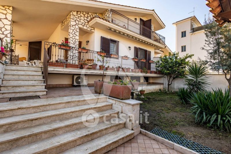 Villette a Schiera con giardino privato in vendita nel quartiere Torre ...