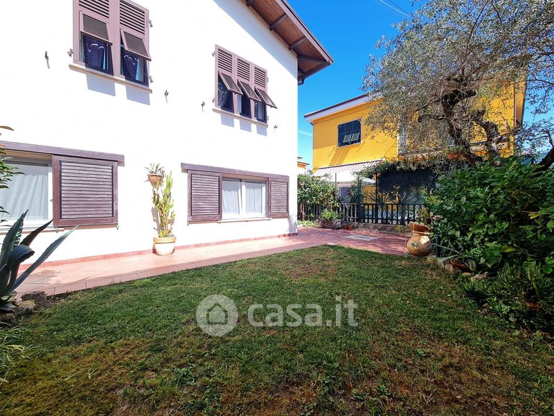 Villetta a schiera in Vendita in Via Provinciale a Lerici - 150mq - Casa.it
