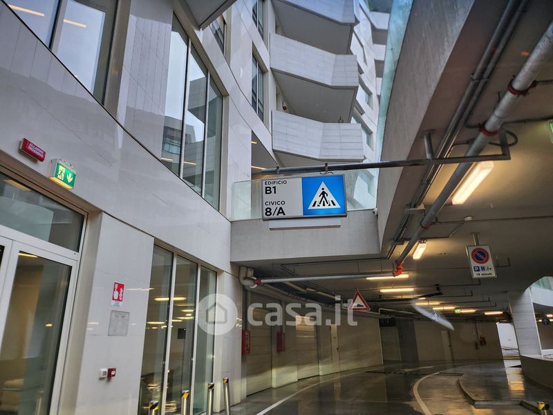 Box o posti auto in vendita a Milano vicino alle fermate della Metro M5 ...