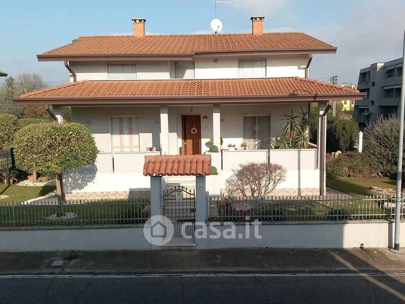 Case in vendita a Isola Rizza - Casa.it