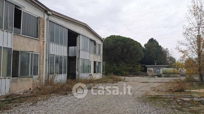 Capannoni in vendita a San Felice sul Panaro in zona Rivara - Casa.it