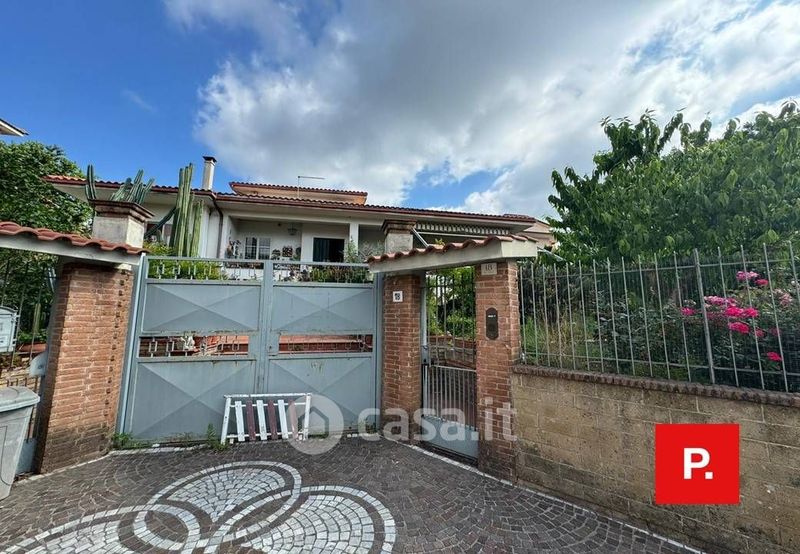 Case con giardino privato in vendita a Caserta in zona Briano-Sala-San ...