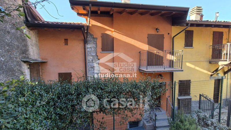 Casa indipendente in Vendita in zona Centro-Ariolo a Marone - 130mq ...
