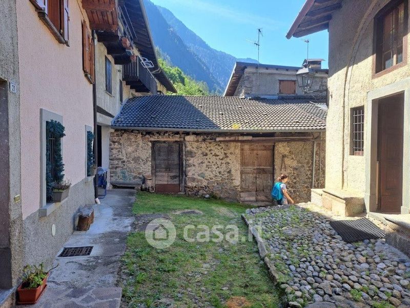 Rustici, casali in vendita a Branzi - Casa.it