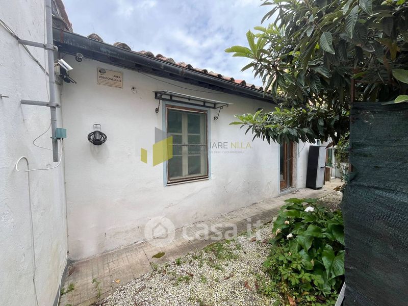 Case con giardino privato da ristrutturare in vendita a Pisa in zona Cisanello, Landi-Le Piagge ...