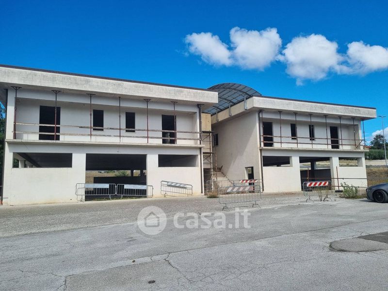 Capannoni in vendita a Perugia in zona Casaglia-Pretola, Montelaguardia ...