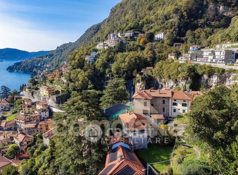 Rustici, casali in vendita a Moltrasio - Casa.it