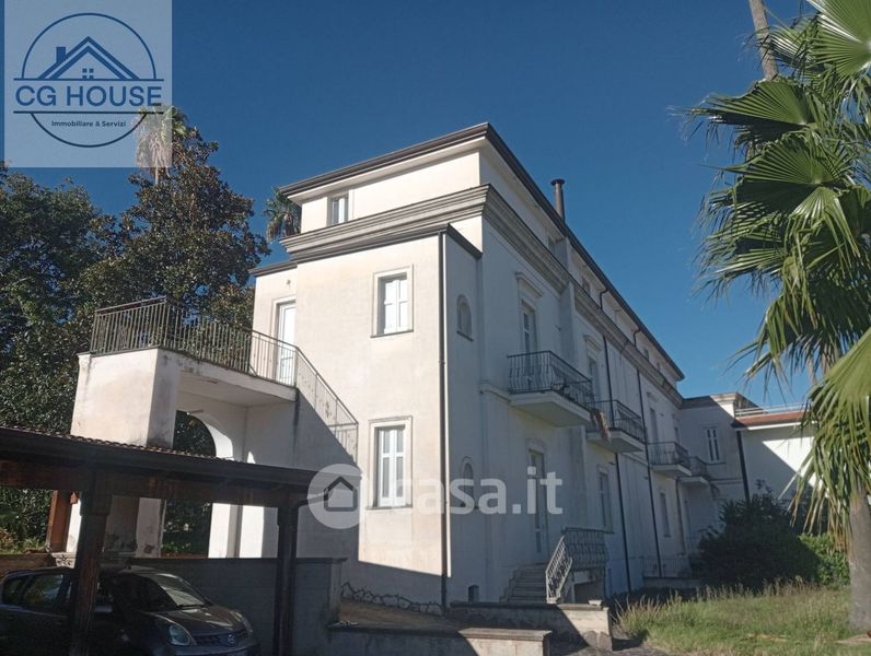 Villa in Vendita in Via San Vito a Lauro - 1180mq - Casa.it