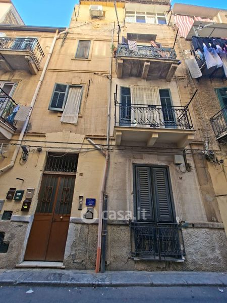 Trilocale in Vendita in Via Virgilio La Scola 12 a Palermo - 80mq - Casa.it