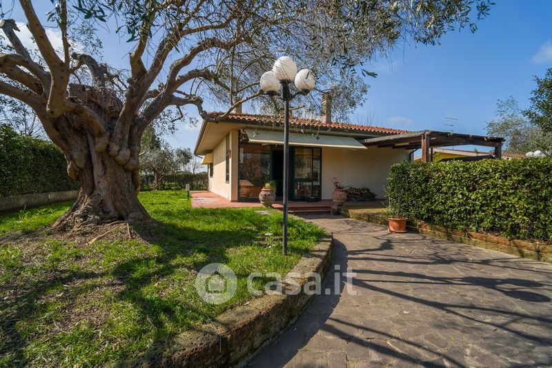 Case con giardino in vendita a Grosseto in zona Aeroporto-Gorarella ...