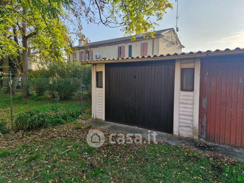 Box/posto auto in Affitto in zona Foro Boario a Ferrara - 15mq - Casa.it