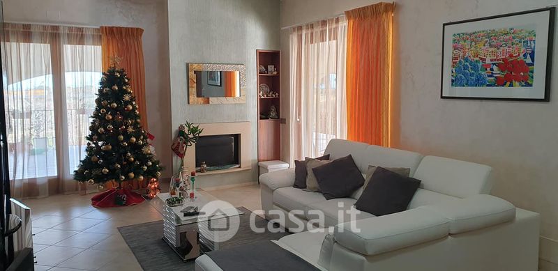 Villa in Vendita in Via Francesca Barba a Petacciato - 313mq - Casa.it