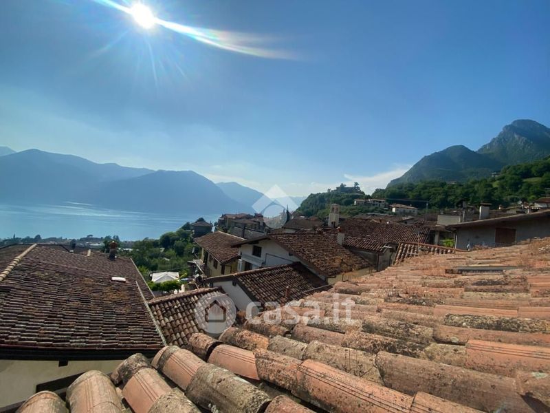 Rustici, casali in vendita a Marone in zona Colpiano-Ponzano - Casa.it