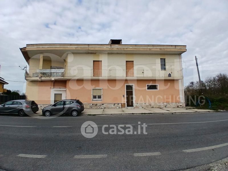 Casa indipendente in Vendita in Via Santa Maria la Fossa a Capua ...