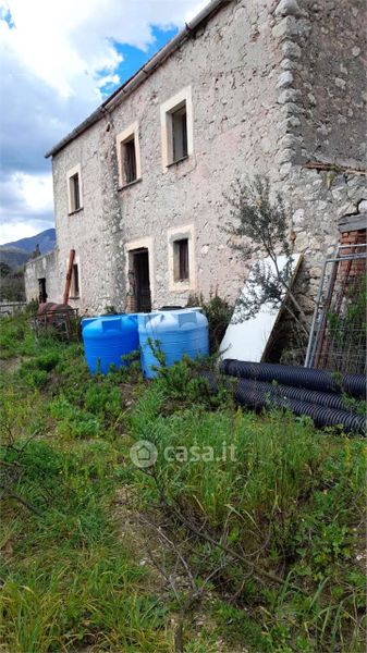 Rustici, casali in vendita a Formia in zona Santa Croce - Casa.it