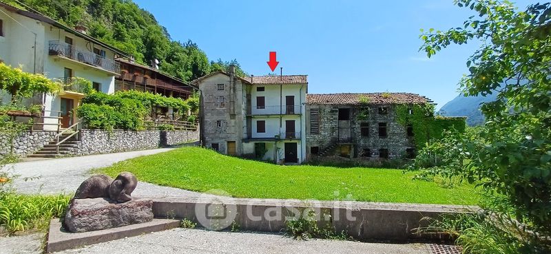 Case in vendita a Verzegnis in zona Pusea - Casa.it