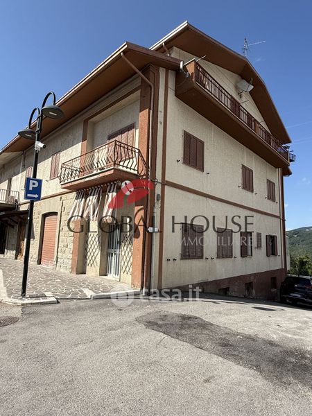 Edifici, stabili e palazzi in vendita a Rocca Santa Maria in zona ...
