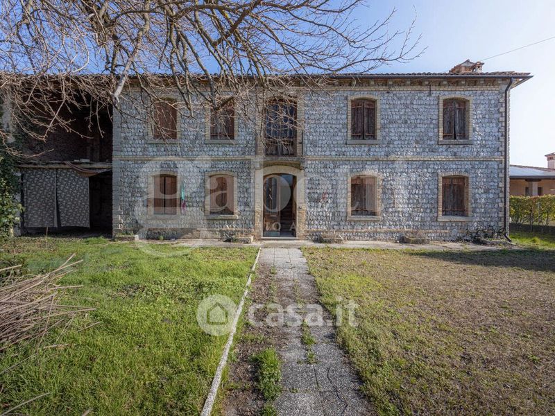 Rustici, casali in vendita a Valvasone Arzene - Casa.it