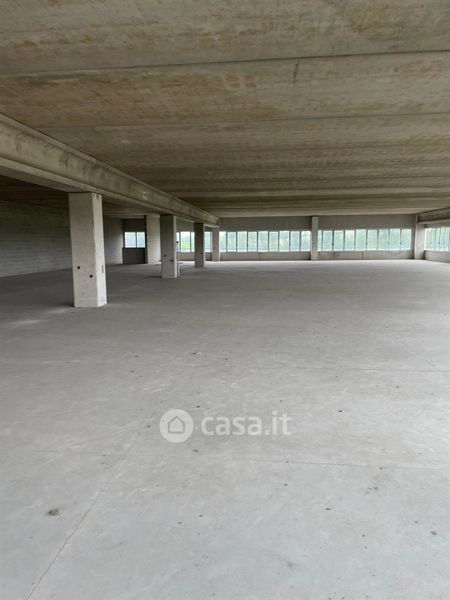 Capannone in Affitto in zona Centro a Gessate - 1600mq - Casa.it