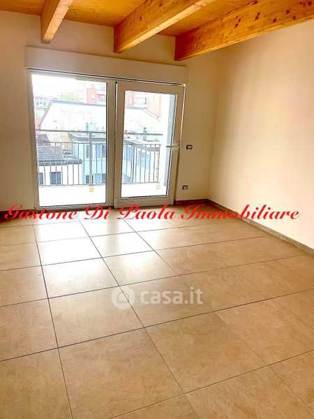 Case con balcone in vendita a Milano vicino alle fermate della Metro M3 ...