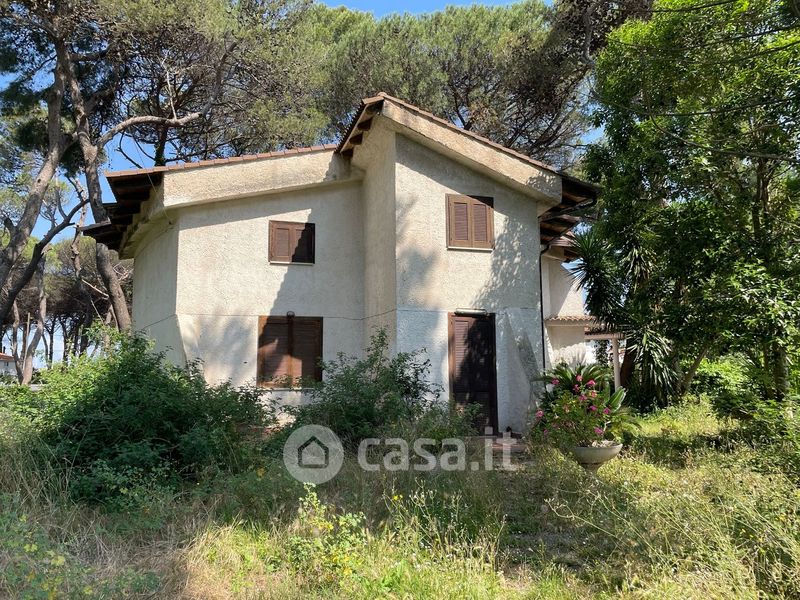 Ville in vendita a Mondragone in zona Pineta Riviera - Casa.it