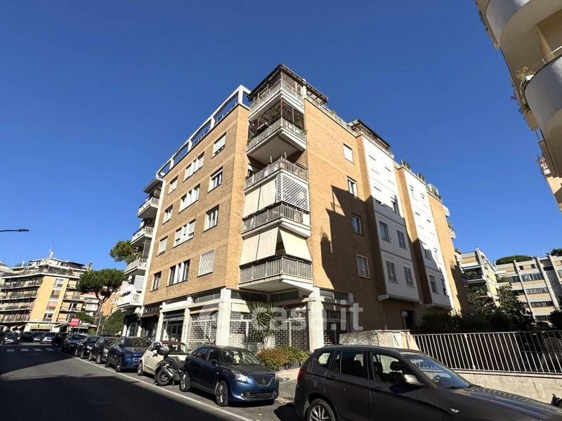 Bilocale in Vendita in Via degli Orti della Farnesina 102 a Roma - 84mq ...