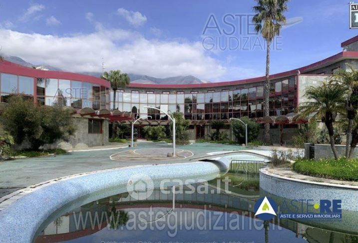 Edifici, stabili e palazzi in vendita a Formia - Casa.it