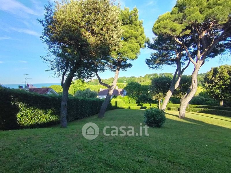 Villa in Vendita in Strada Panoramica Ardizio a Pesaro - 700mq - Casa.it