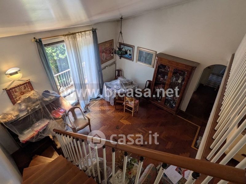 Casa indipendente in Vendita in Via Gargattoli a Pesaro - 444mq - Casa.it