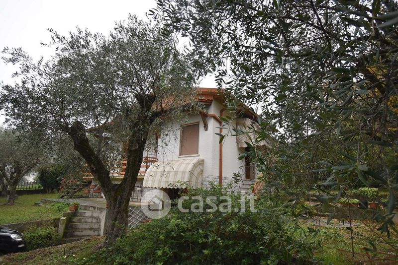 Case in vendita a Seravezza in zona Ripa-Pozzi - Casa.it