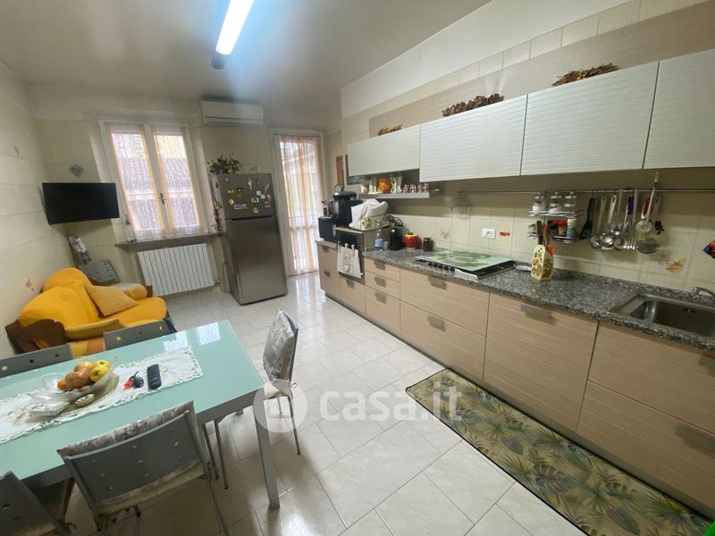 Trilocale in Vendita in Via Bovio 2 a Stradella - 125mq - Casa.it