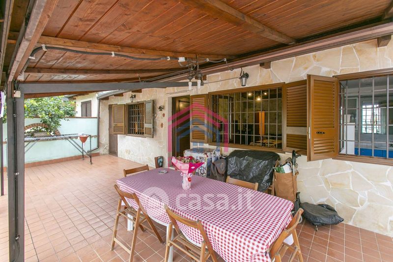 Villette a schiera in vendita vicino alla metro a Roma in zona ...