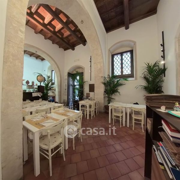 Locali commerciali in vendita a Siracusa in zona Ortigia - Casa.it