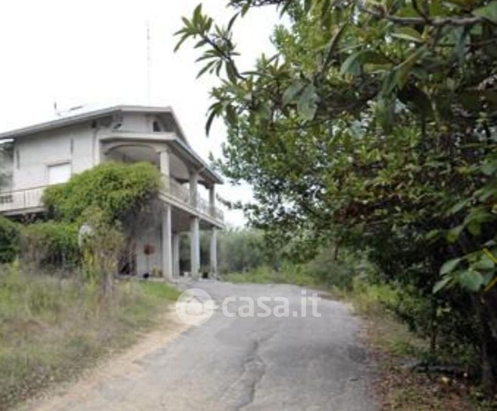 Villa in Vendita in Via Vascello a Tortoreto - 182mq - Casa.it
