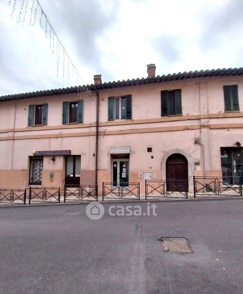 Locali commerciali in affitto a Amelia - Casa.it